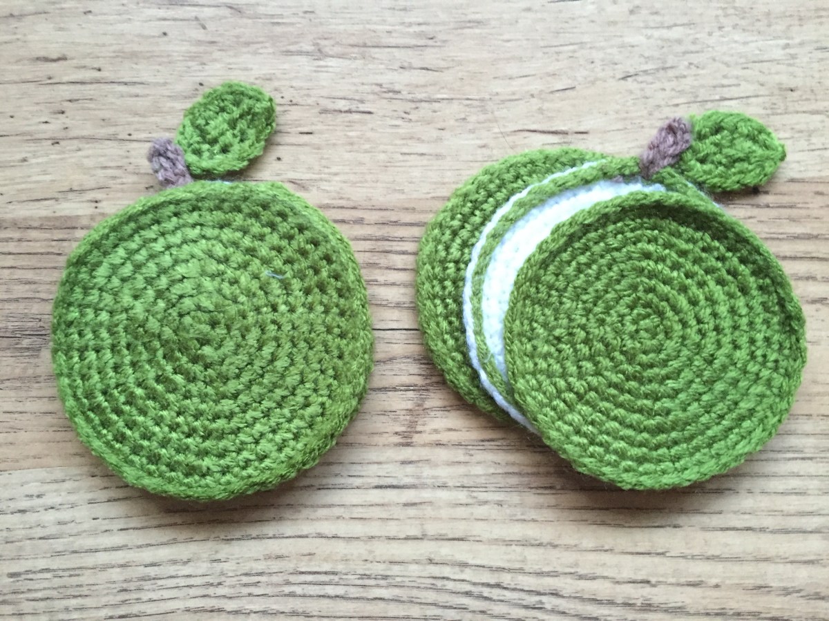 Fruity Crochet Apple Coasters Pattern – Perfect For Teachers Gifts ...