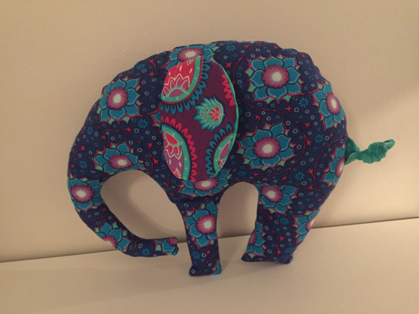 Sewing Tutorial: Patchwork Mini Fabric Elephant Cushions – HookStitchSew