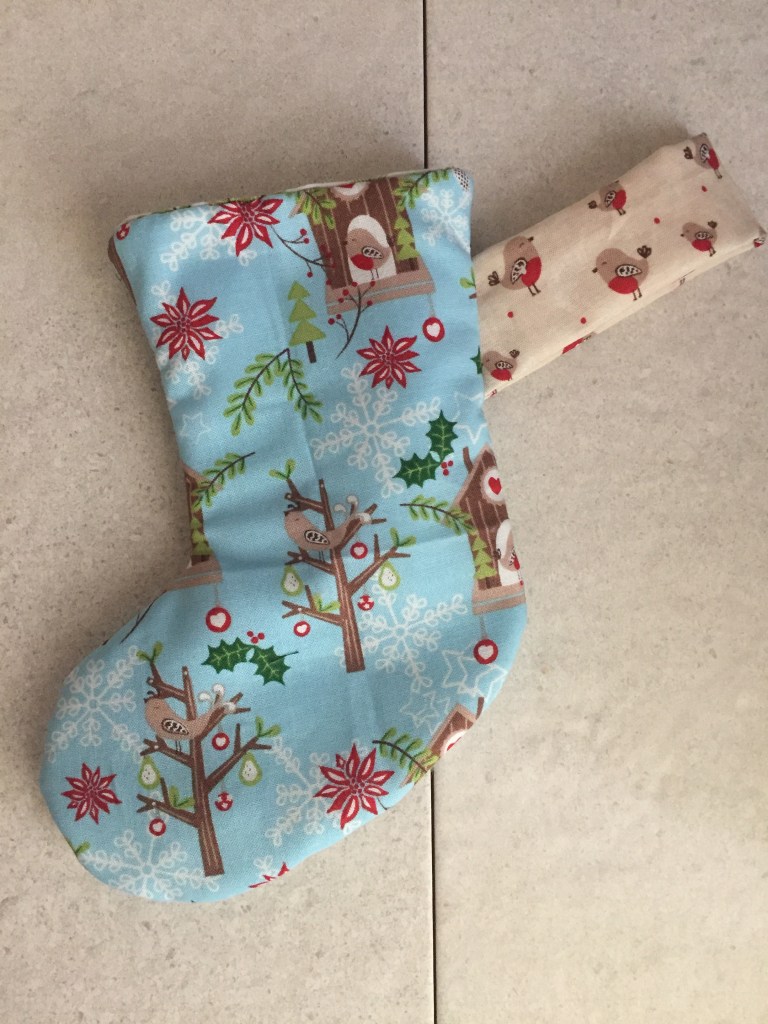 Sewing Tutorial: Quick Christmas Mini Stockings – HookStitchSew