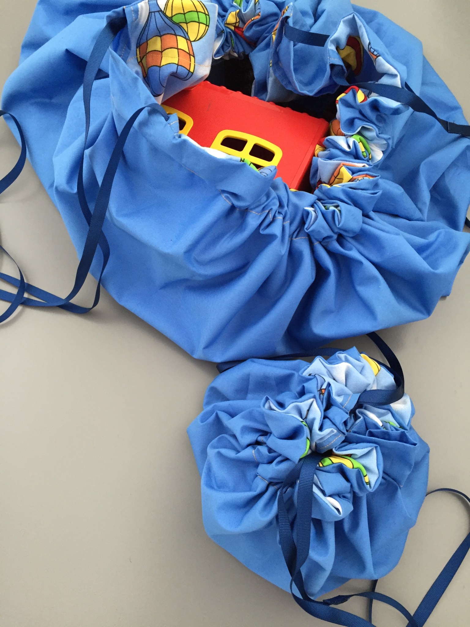 Sewing Tutorial: Drawstring Play mat/Toy Storage – Perfect For Quickly ...