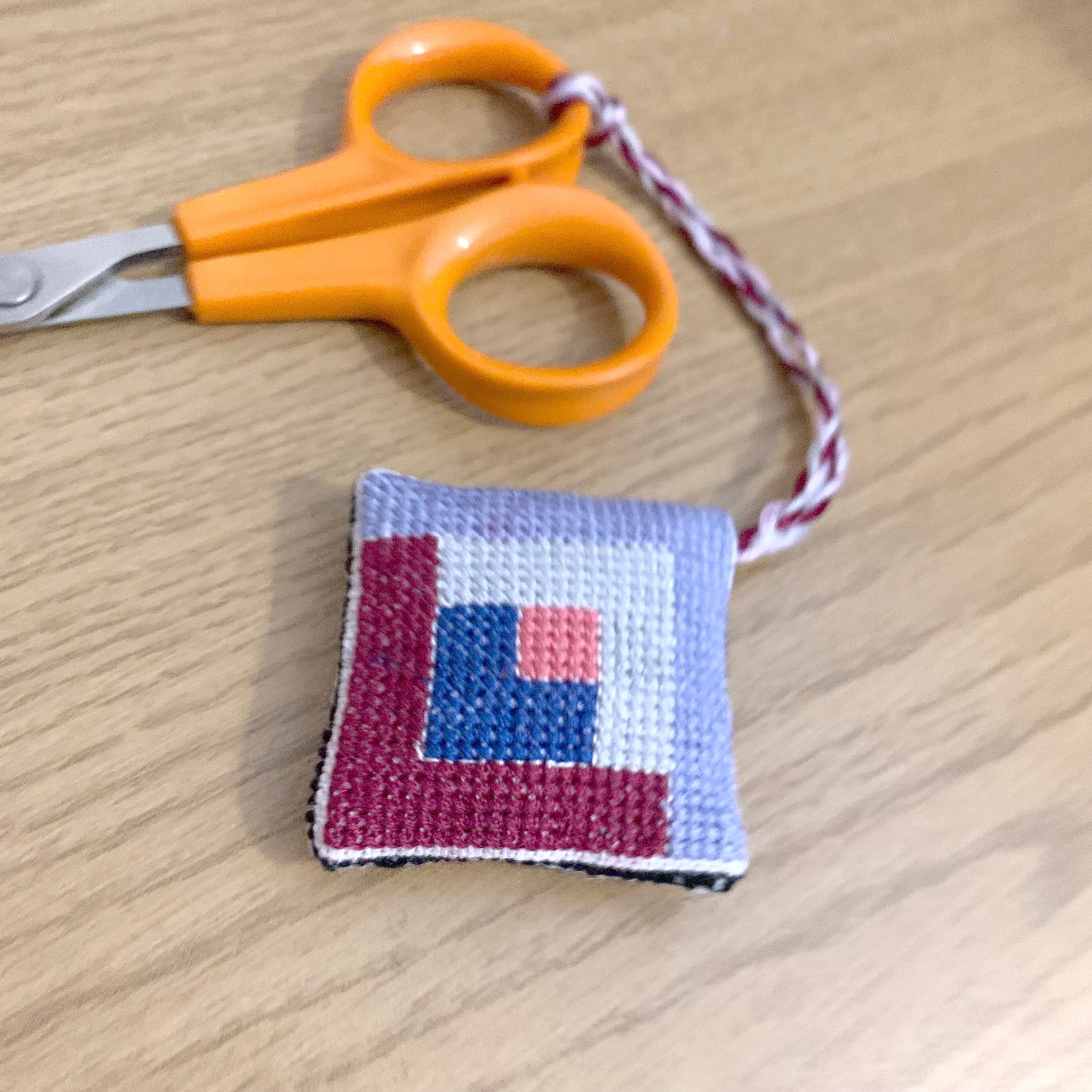 Cross Stitch Scissor Fob Pattern: Log Cabin Quilt Block Design ...